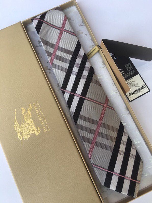 Burberry Tie – Gloria Leather