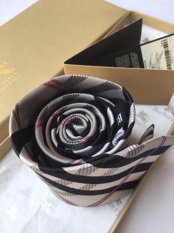 Burberry Tie – Gloria Leather